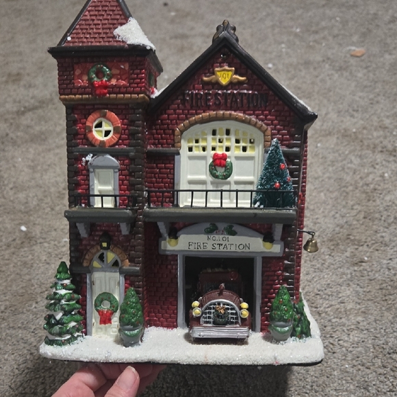 St. Nicholas Square | Holiday | The Village Collection By St Nicholas ...